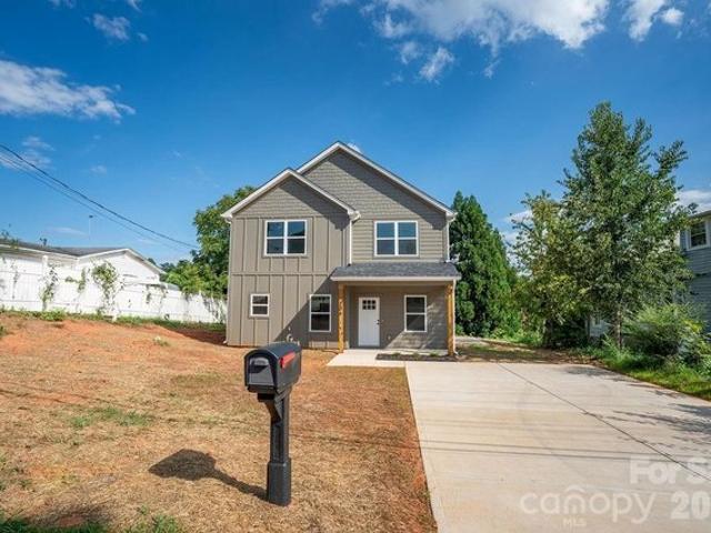 206 Prospect St NW, Lenoir, NC 28645