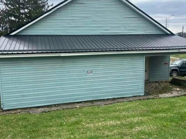 206 Quarry Avenue