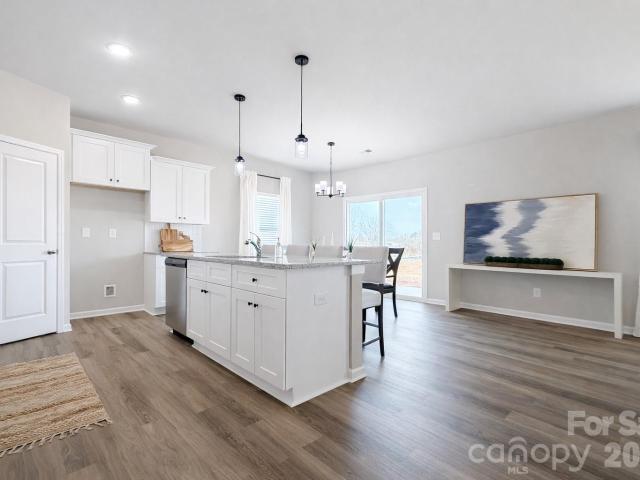 206 Roxanna Court