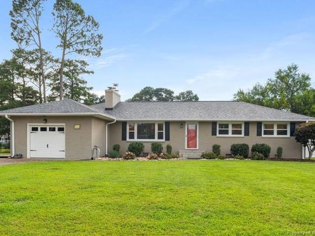 206 Raymond Dr, Seaford, VA 23696