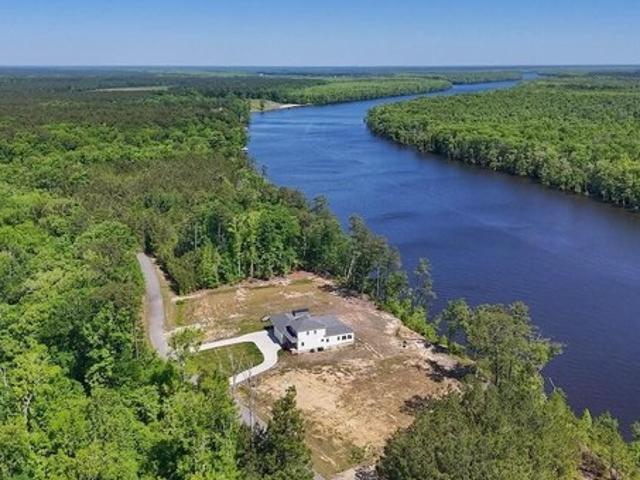 206 Rivers Edge Dr, Winton, NC 27986