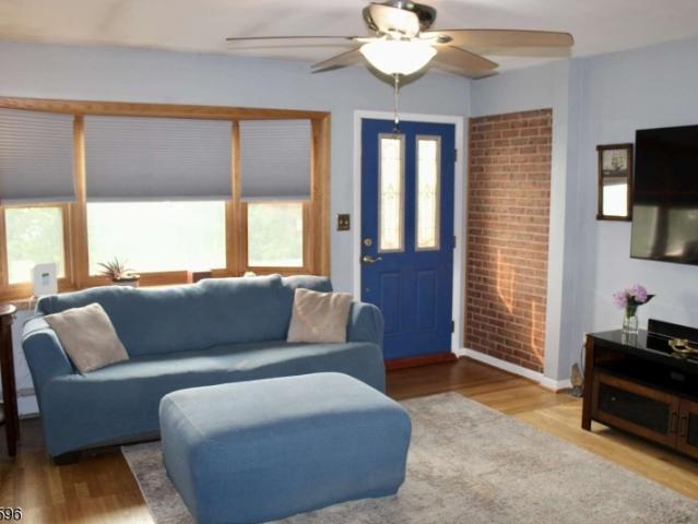 206 Ridge Rd