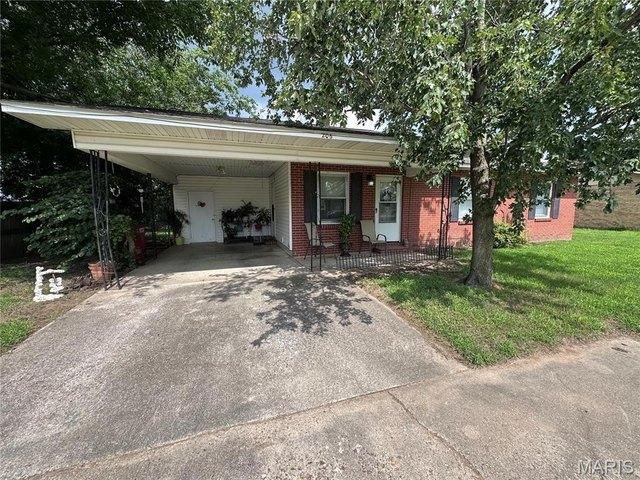 206 Russell Ave, Sikeston, MO 63801