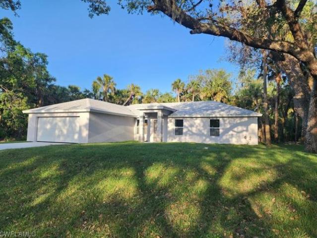 206 W 6th St, Lehigh Acres, FL 33972