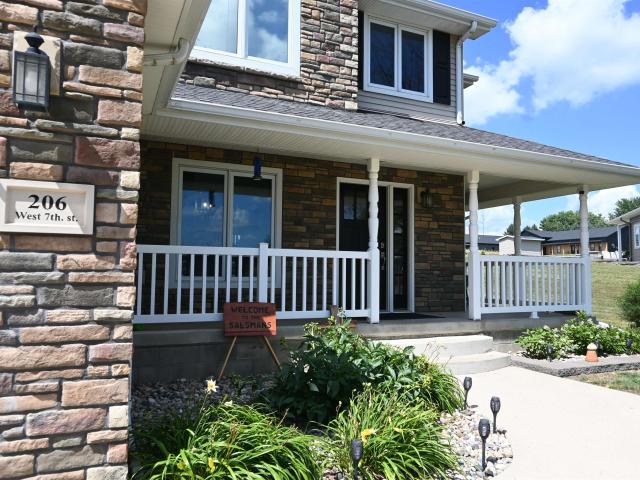 206 W 7th Street