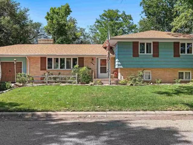 206 W 27th Ave, Hutchinson, KS 67502 647211253