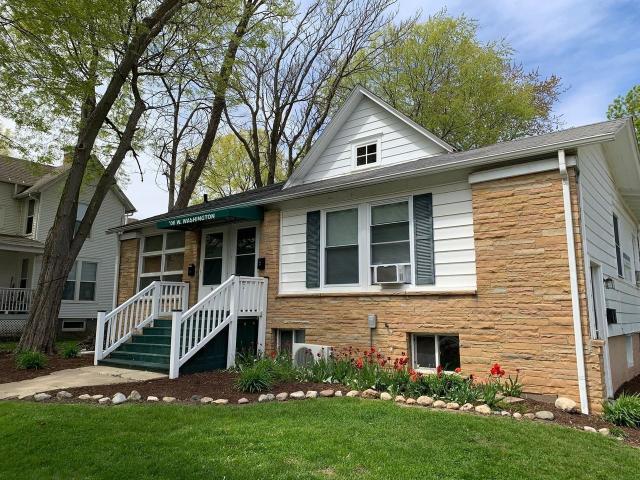 206 W Washington St 3 Bedroom Apartment for Rent at 206 W Washington St, Champaign, IL 61820