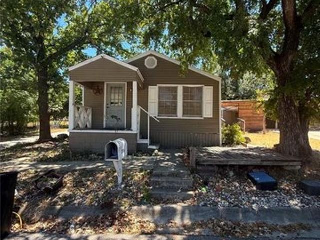 206 W Avenue B, Lampasas, TX 76550