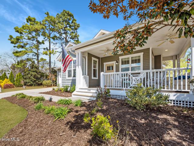 206 W Azalea Drive