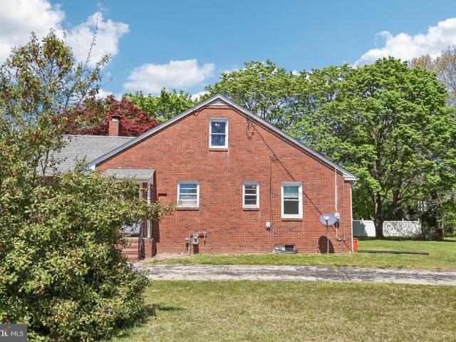 206 W Delaware Avenue