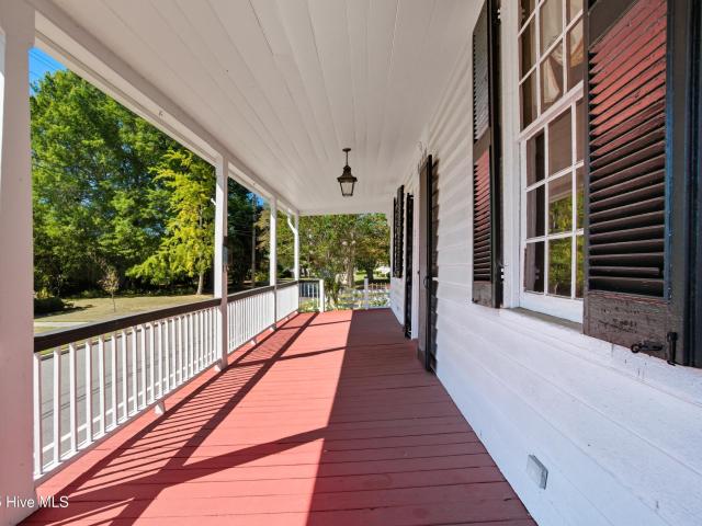 206 W Eden Street