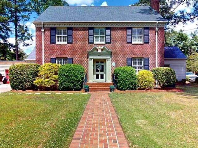 206 W James St, Mount Olive, NC 28365