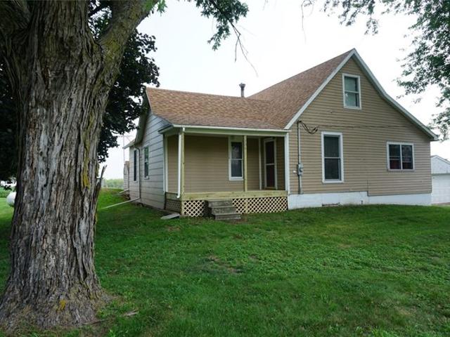 206 W Lincoln St, Macksburg, IA 50155