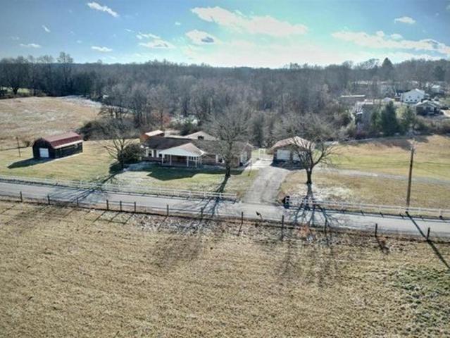 206 Wolf Creek Rd, Fayetteville, WV 25840