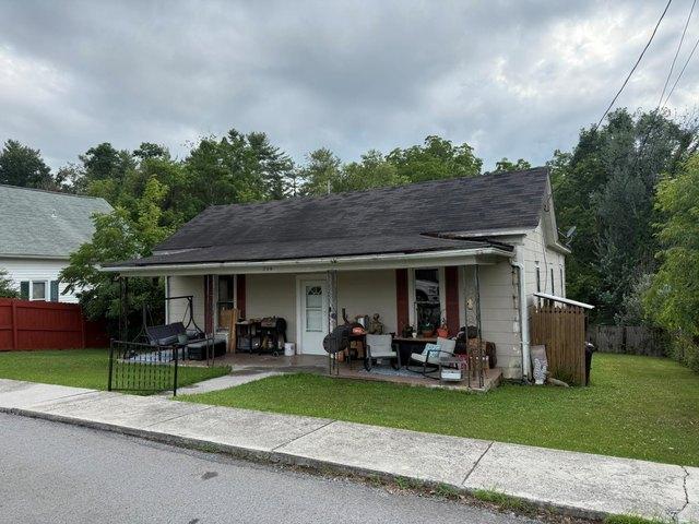 206 Weaver St, Princeton, WV 24712
