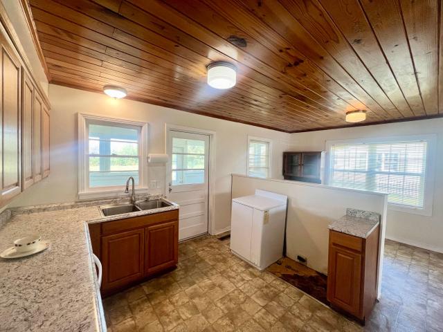 206 Willow Dr, Adamsville, TN 38310 | MLS #10207 | Compass