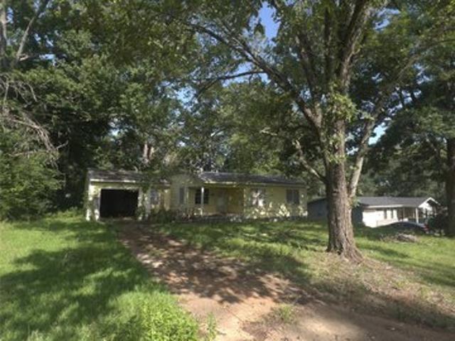 206 Wills Dr, Daingerfield, TX 75638