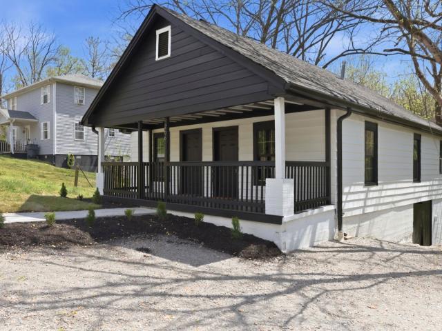 206 Winding Way