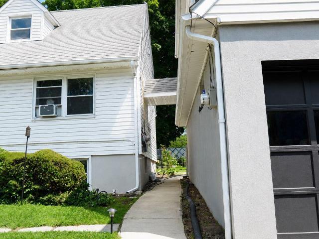 206 Winthrop Avenue 2