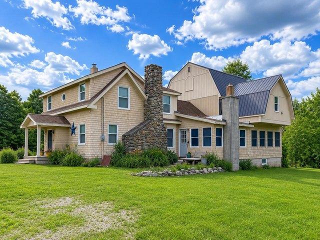 206 Town Rd, Lagrange, ME 04453