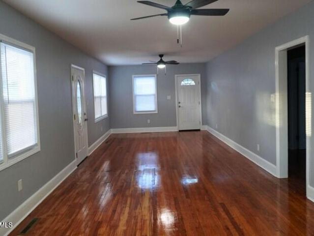 206 Thurston Drive W