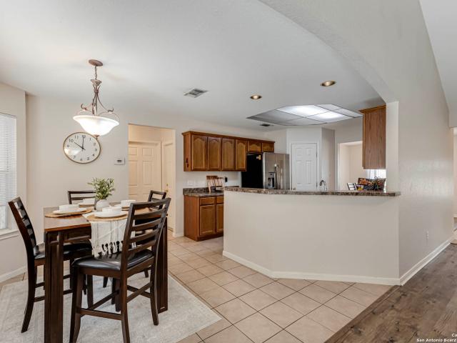 206 Tipperary Ln, Floresville, TX 78114 | MLS #1918