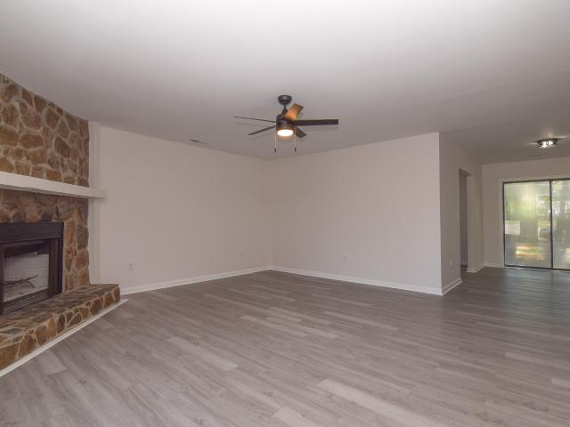 206 Tram Boulevard
