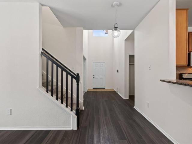 206 Unique Court