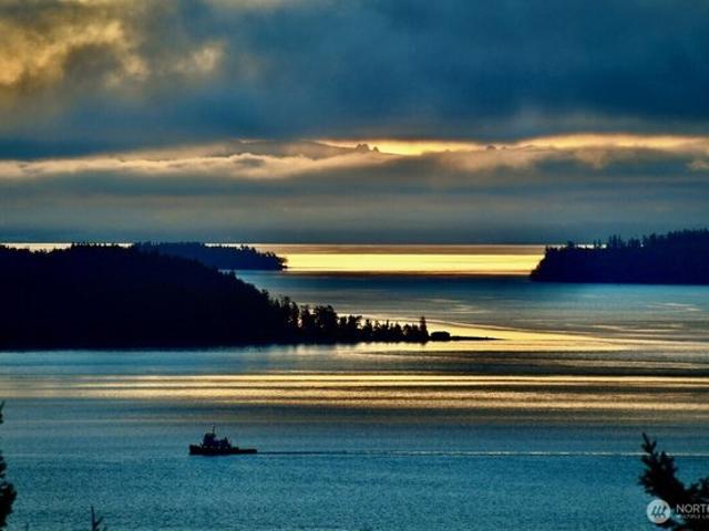 206 Upper Cow Hill Rd, Orcas Island, WA 98279