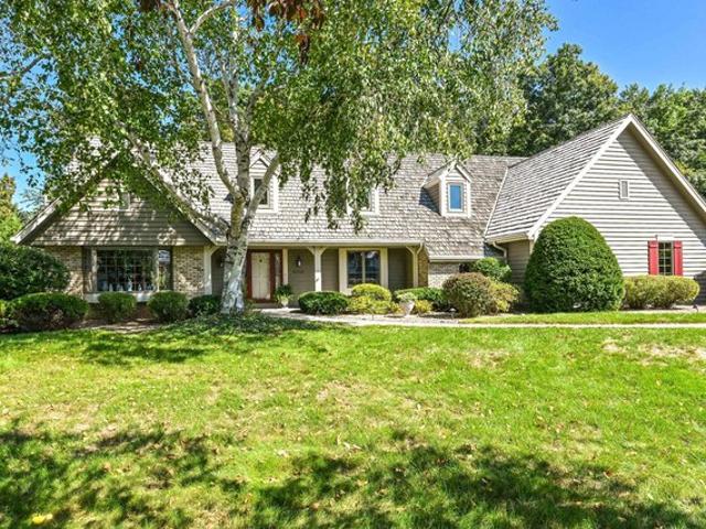 20740 Bartlett Ct, Brookfield, WI 53045