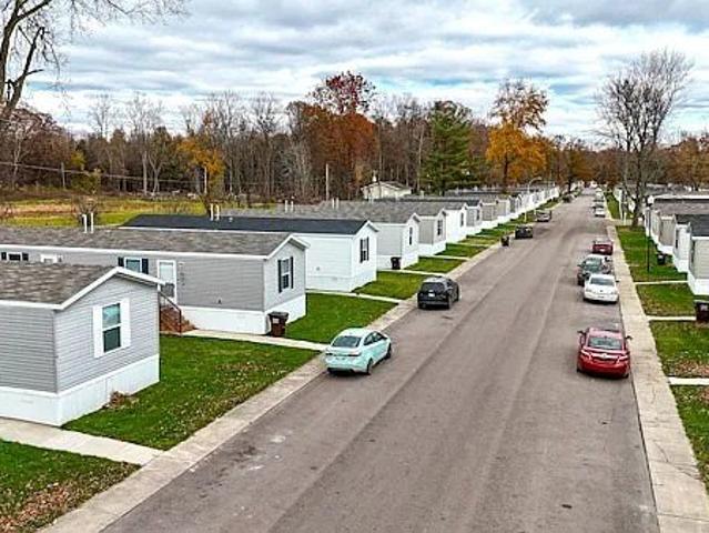 20749 Martinsville Rd, Belleville, MI 48111