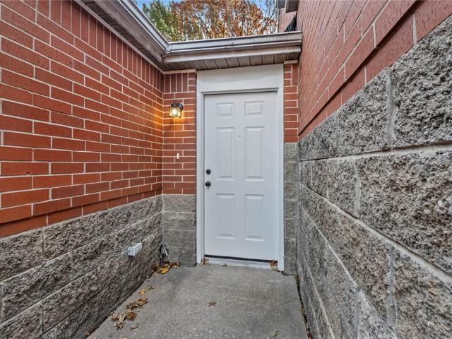 2074 N Kantz Lane