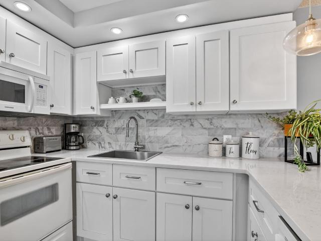 2074 Cambridge E, Deerfield Beach, FL 33442 | MLS #B26003