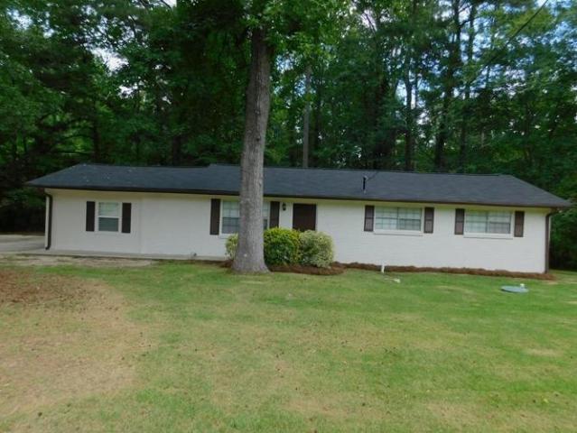 2074 Chestnut Log Dr, Lithia Springs, GA 30122