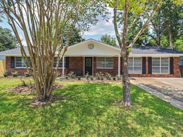 2074 Trailwood Dr, Biloxi, MS 39532