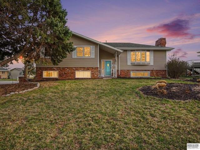 20751 Emmet St, Omaha, NE 68022
