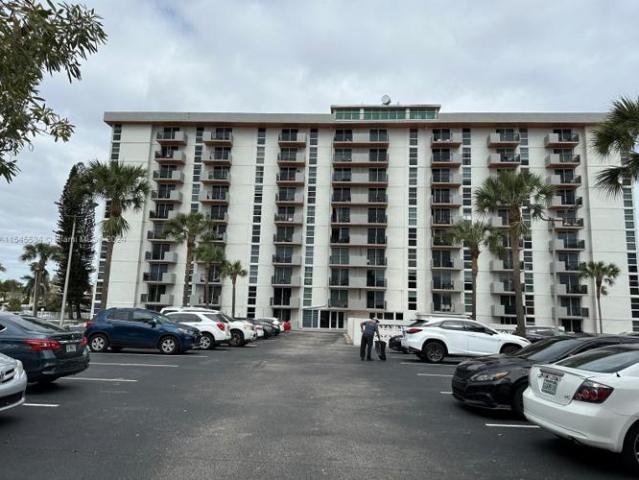 2075 NE 164th St #1002, North Miami Beach, FL 33162