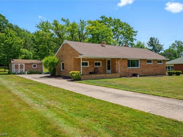 2075 Heatherlane Dr, Broadview Heights, OH 44147