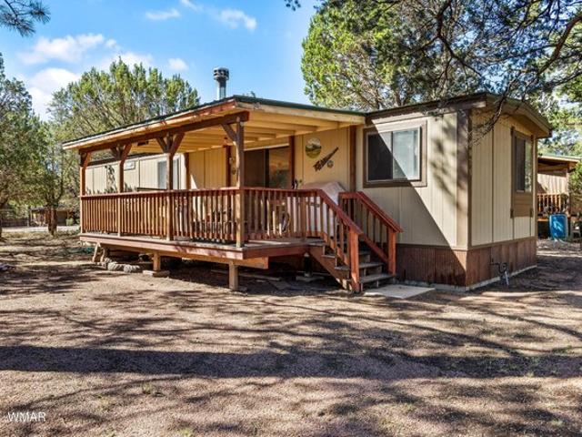 2075 Pinewood Dr, Overgaard, AZ 85933