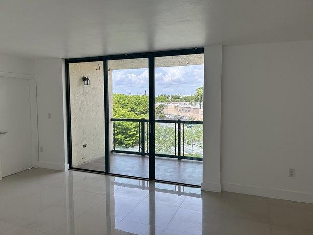 2075 SW 122nd Ave Apt 409, Miami, FL 33175