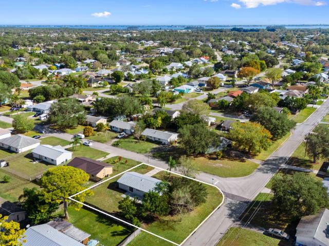 2075 7th Ct SW, Vero Beach, FL 32962 | MLS #294578 | Compass