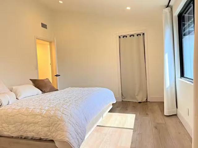 20763 Dolorosa St Houses in Los Angeles, CA