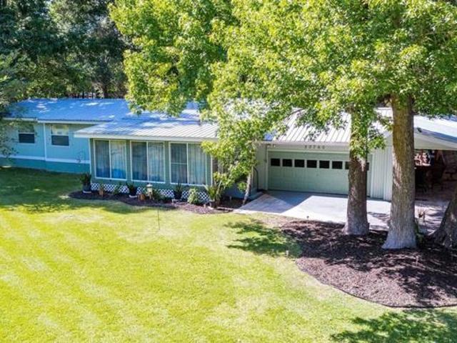 20760 Third St, Mc Intosh, FL 32664