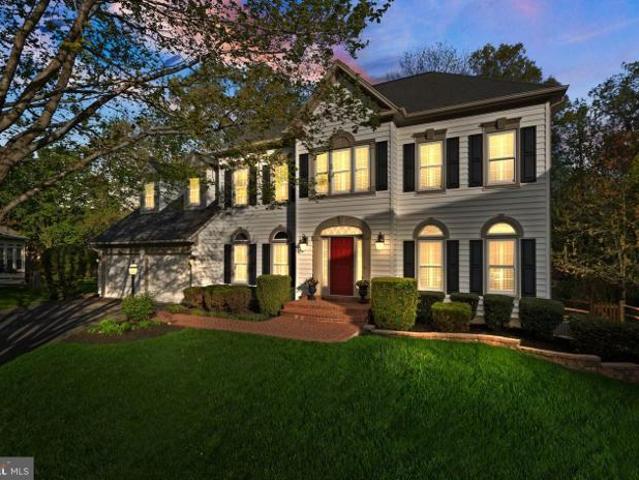 20765 Eastlake Ct, Sterling, VA 20165