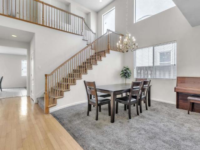2076 Catalpa Way