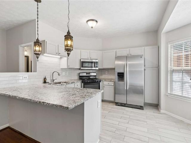 2076 Pinnacle Pointe Drive