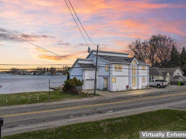 2076 S Long Lake Road