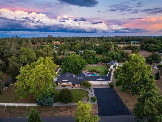 20771 Cattle Dr, Redding, CA 96003