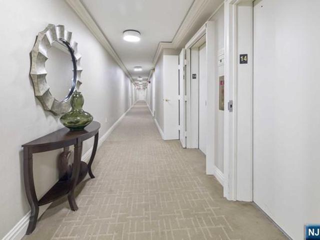2077 Center # 9A