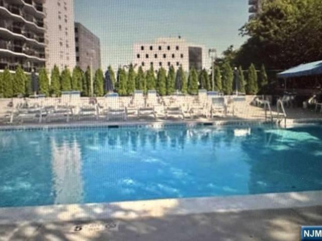 2077 Center Avenue # 22H
